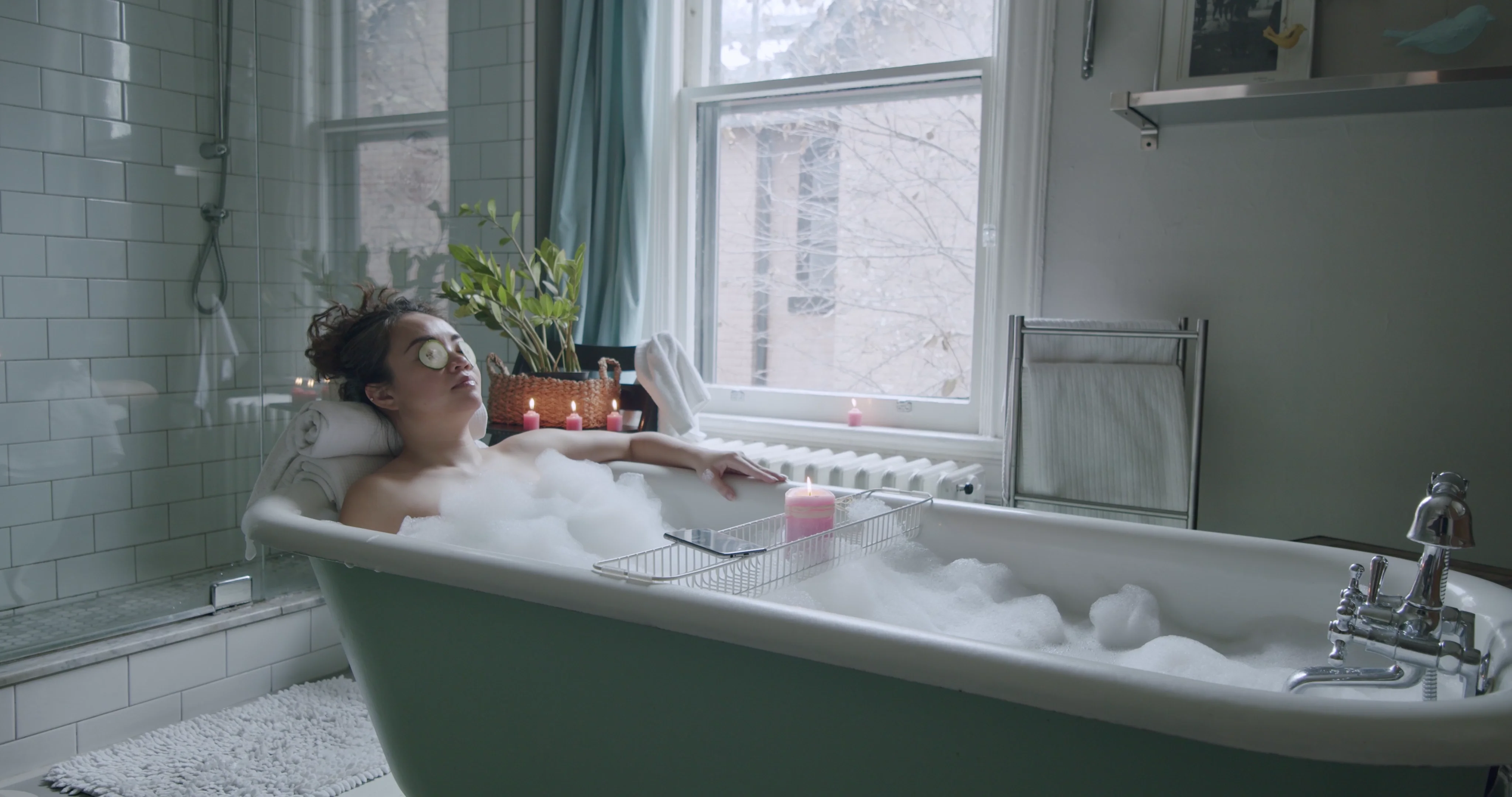 Bathtub Slip - 4K Wide on Vimeo