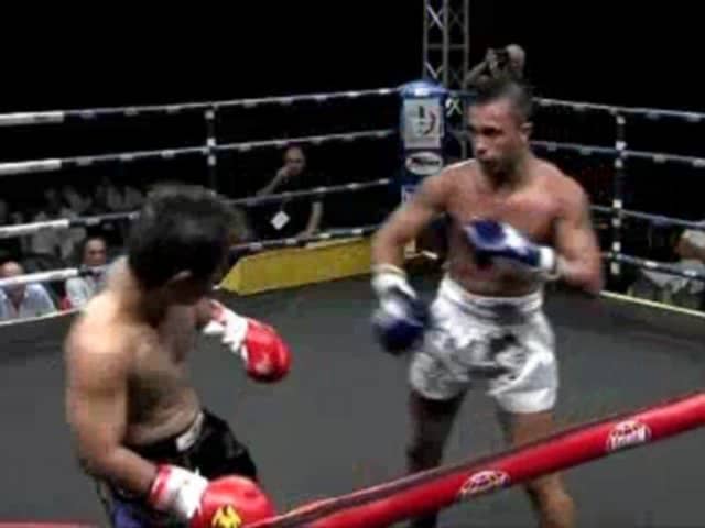 Mirko Gori VS. Vichan Sitpholek - Naxos Garden - 2007 August 3 on Vimeo