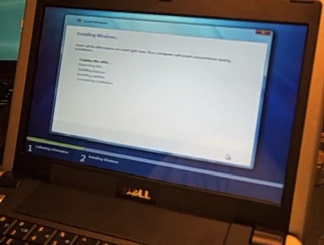 Windows 7 beta install on Dell Mini 9 on Vimeo
