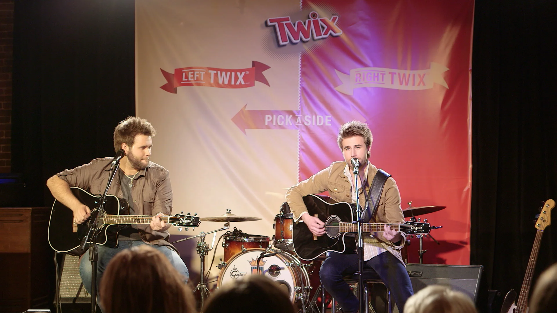 TWIX® Pick a Side Sing-off with The Swon Brothers