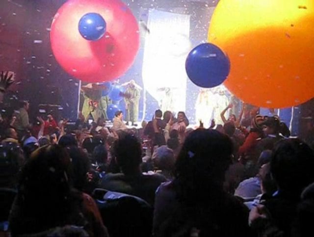 Slava's Snow Show - Broadway - New York City on Vimeo