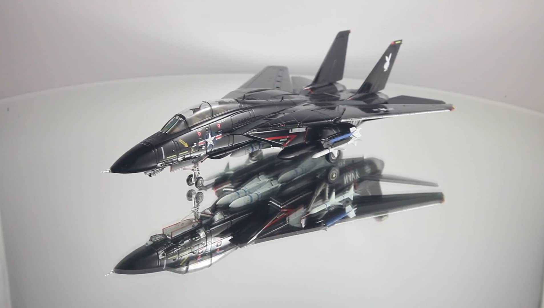 CA721408 F-14A Tomcat, USN VX-4 Evaluators, Vandy 1 / Black Bunny, NAS ...