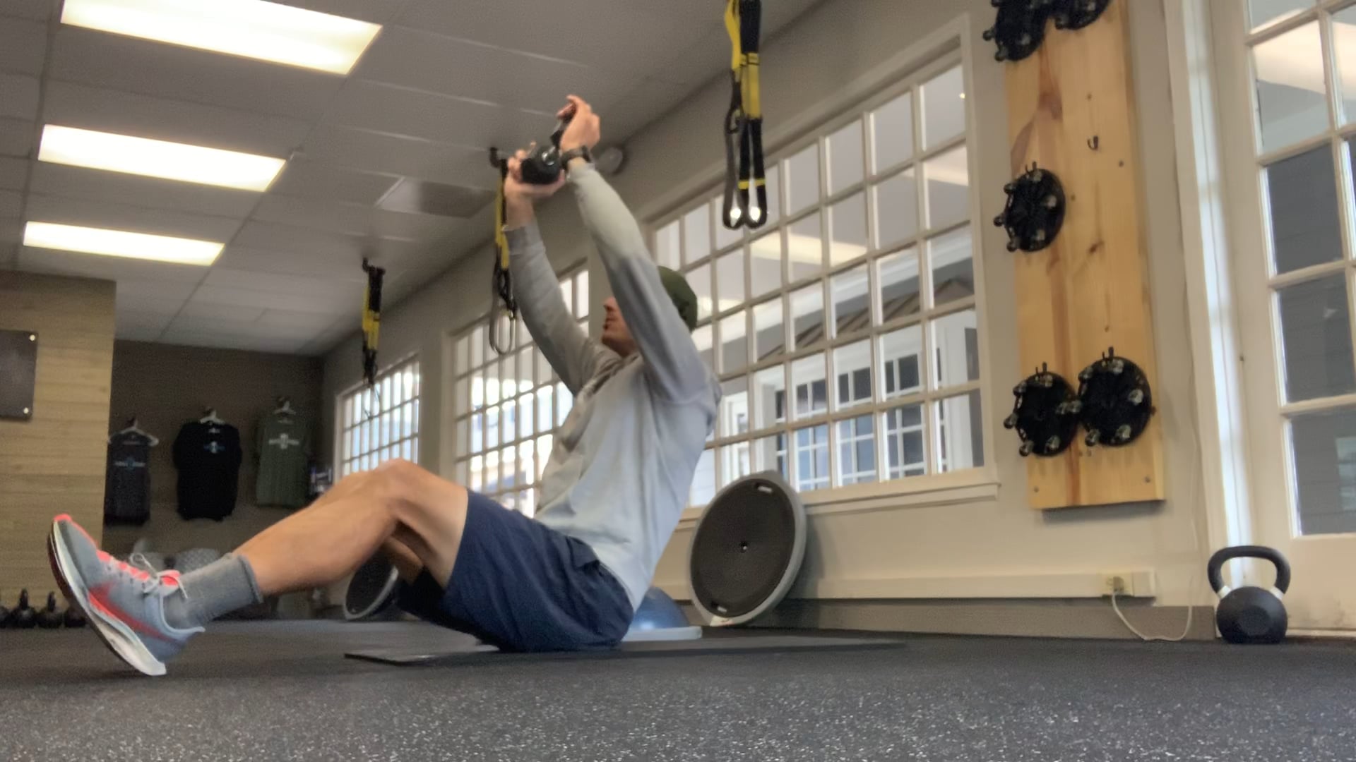 DB Sit-up Slow Fall on Vimeo