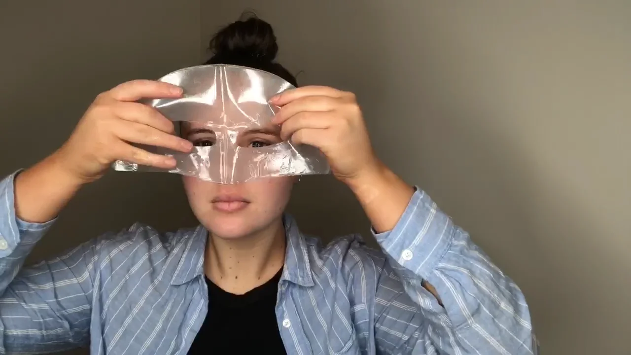 How to do your home peptide sheet mask - Elements Skin & Body on Vimeo