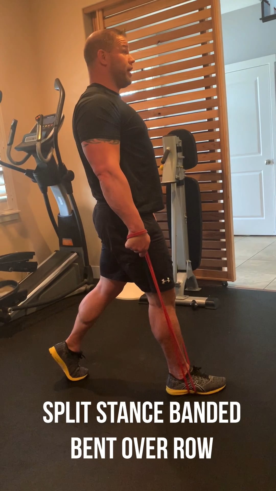 Split Stance Bent Over Banded Row on Vimeo