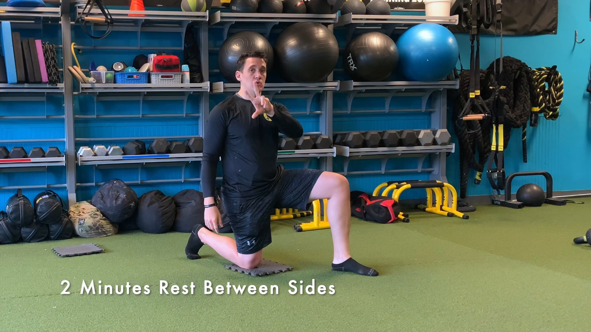 Bodyweight Isometric Lunge Challenge on Vimeo