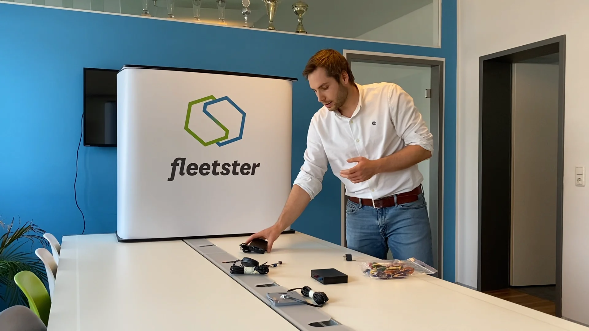 fleetster - CarSharing Kit - [EN] CarSharing Kit - The Components * on ...