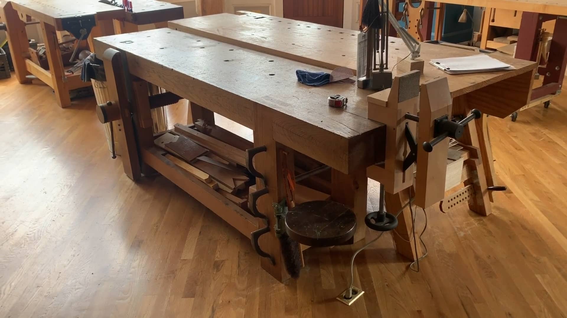 Workbench Tour No. 9: French Oak Roubo on Vimeo