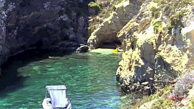 Hondoq ir-Rummien Bay Gozo - Beach Malta on Vimeo