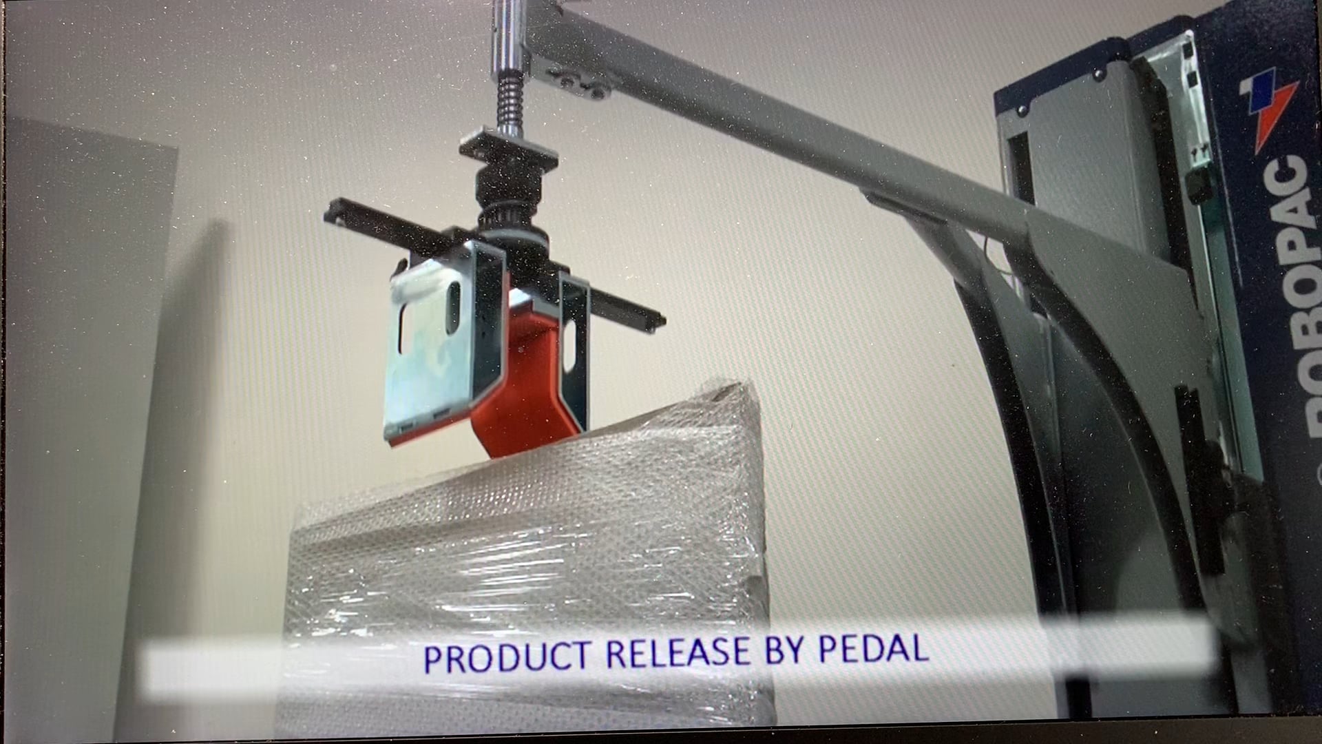 Rotoplat 508 DW (Door Window Wrapper) + Pluripac Carriage on Vimeo