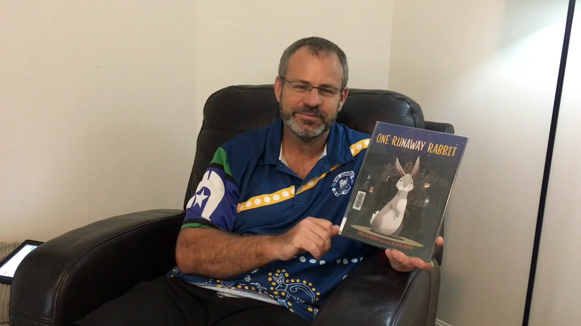 One Runnaway Rabbit by David Metzenthen on Vimeo