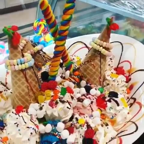Sugar Factory King Kong Sundae on Vimeo