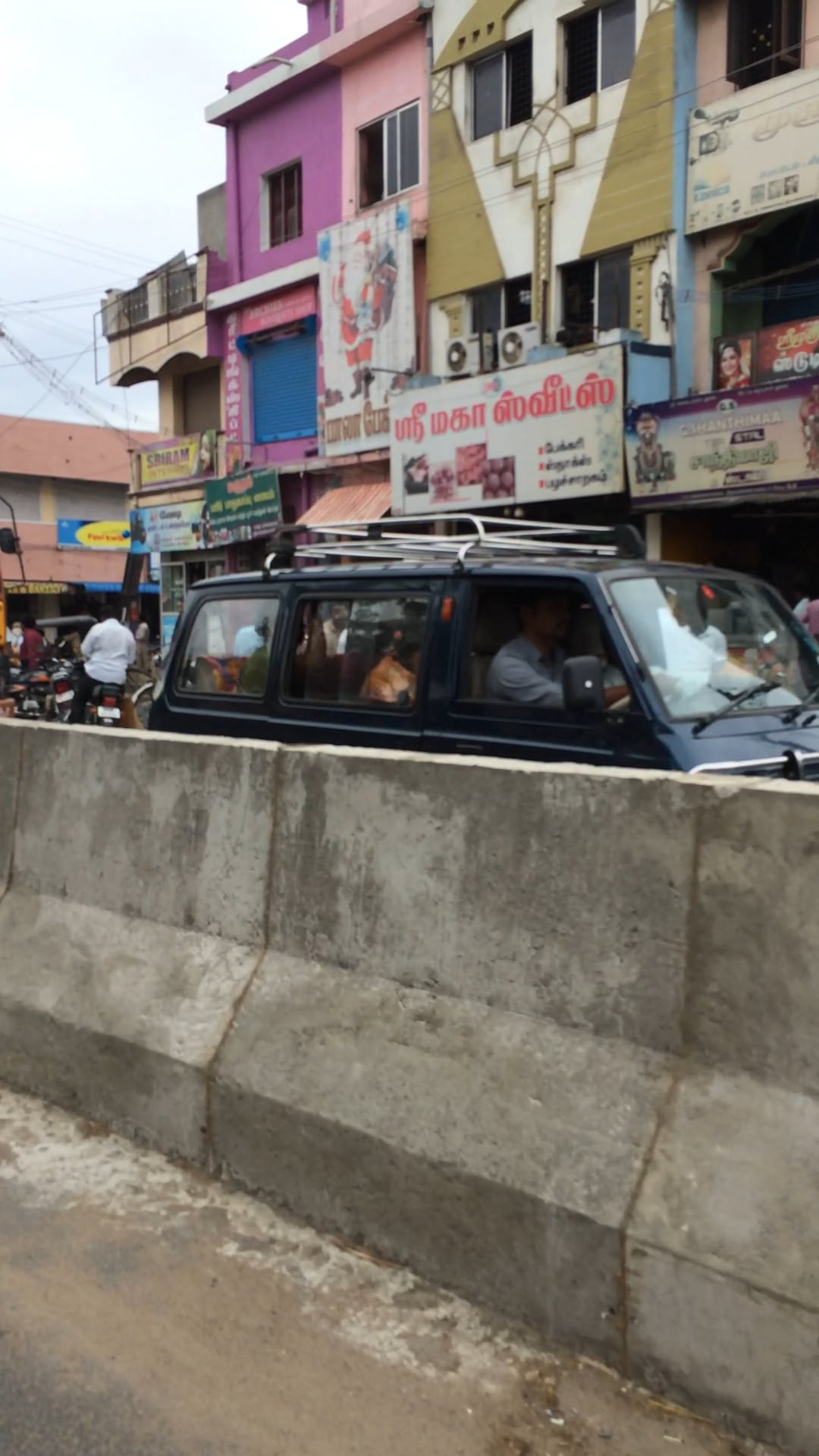 Busy Streets in India on Vimeo