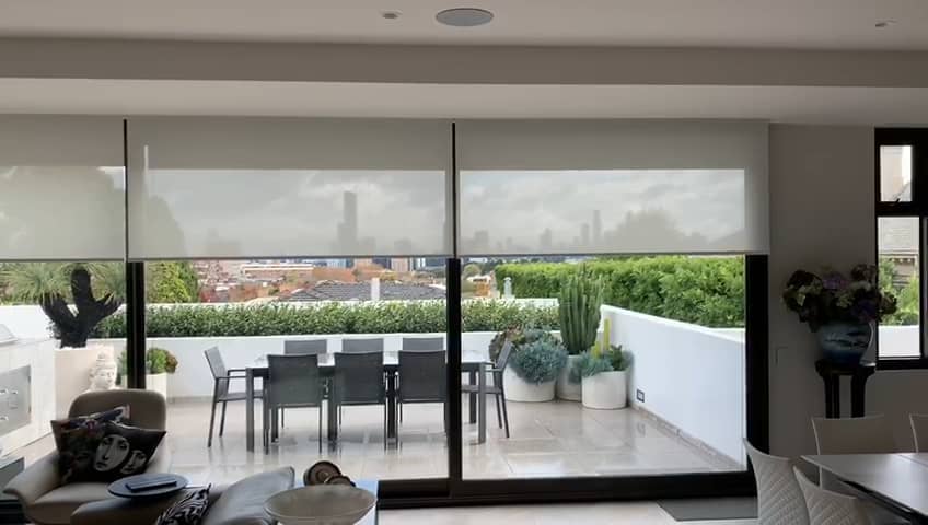 SOM Blinds_Motorised Blinds_Mermet eScreen 10%_Somfy on Vimeo