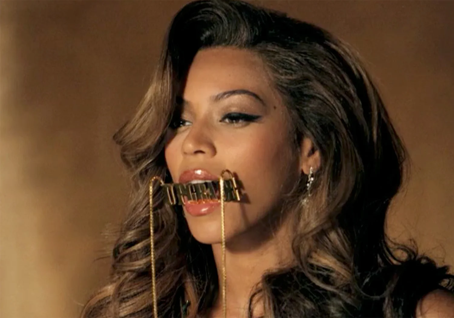 Beyonce B'Day Anthology Video Album Behind The Scenes - Upgrade You ...