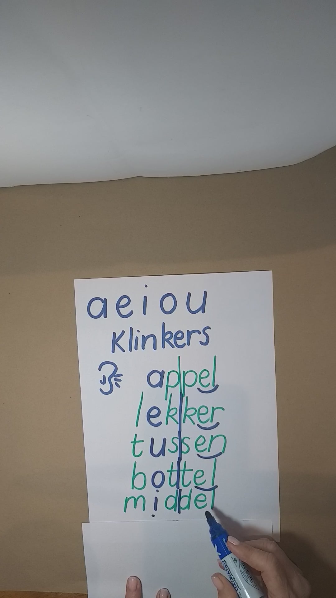 Kort klinker - twee medeklinkers on Vimeo