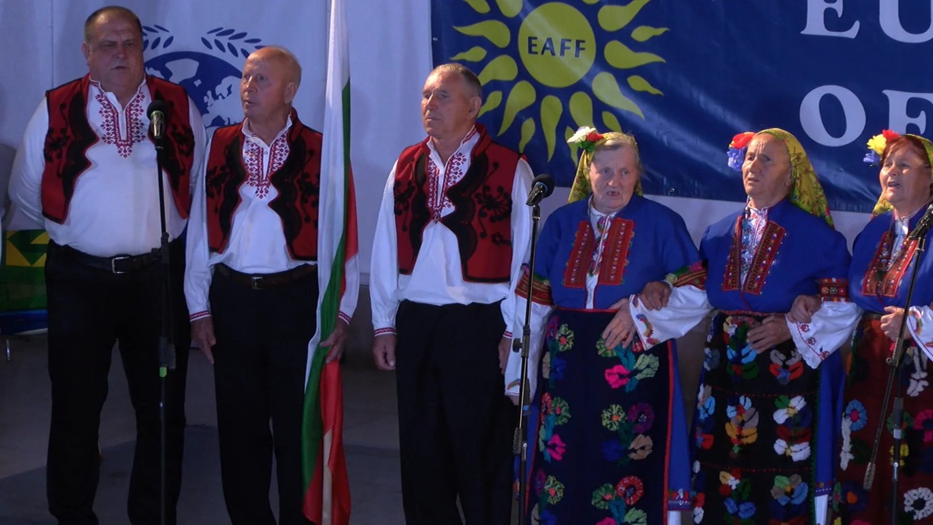 OGREYALA MESECHINKA_Ensemble for folklore songs Kitka sharena_Prosveta ...