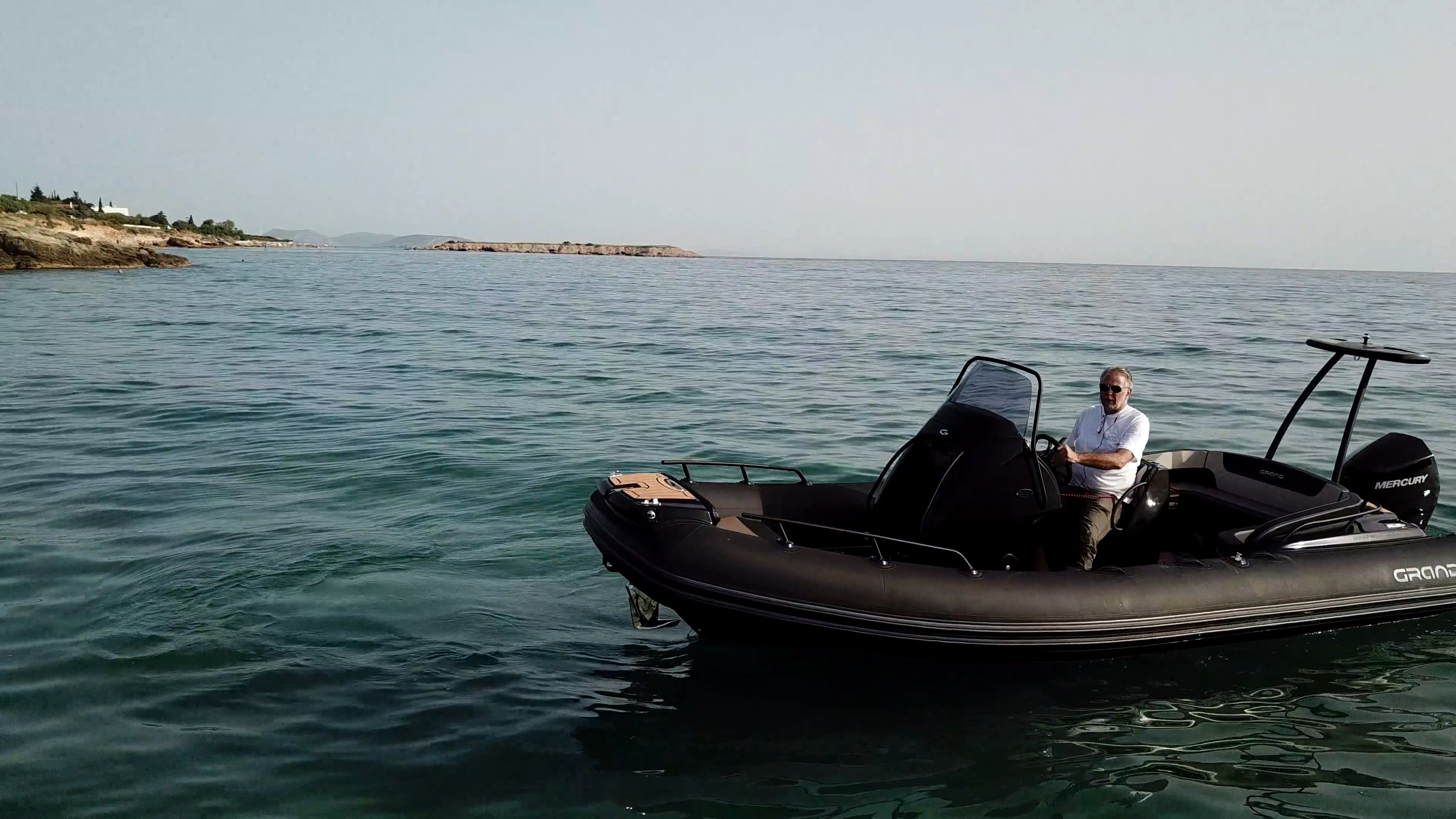 GRAND G650 Black Limited Edition | MERCURY V6 200 HP on Vimeo
