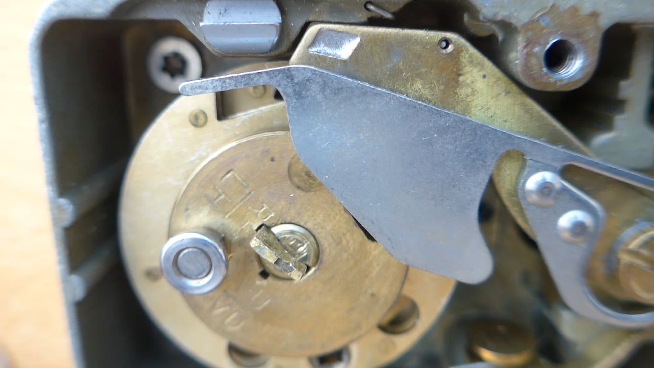 Sargent & Greenleaf 8550 on Vimeo