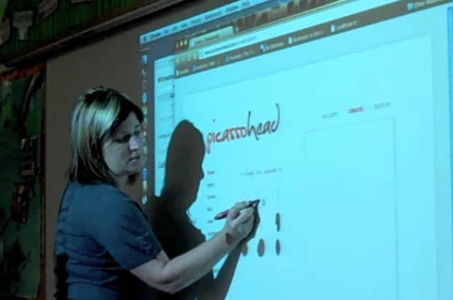 Create an Interactive Whiteboard with a Wii Remote! on Vimeo