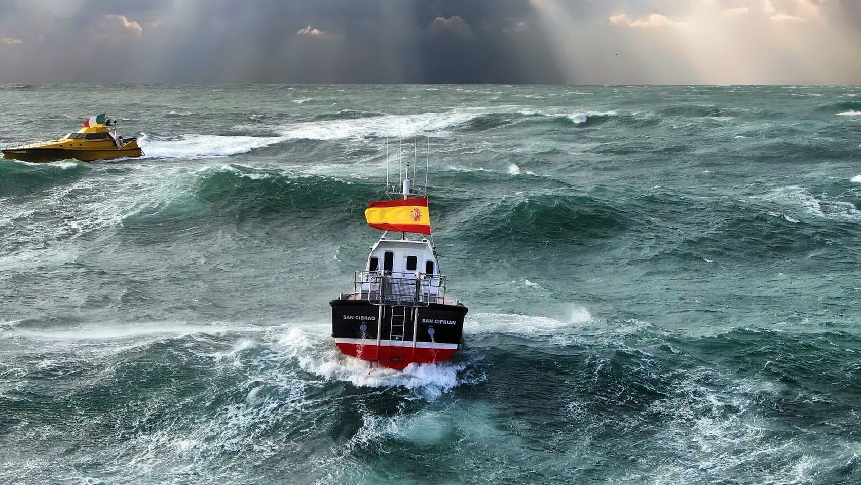 Rough weather sea trials of San Ciprian’s new Interceptor 42 Pilot boat ...