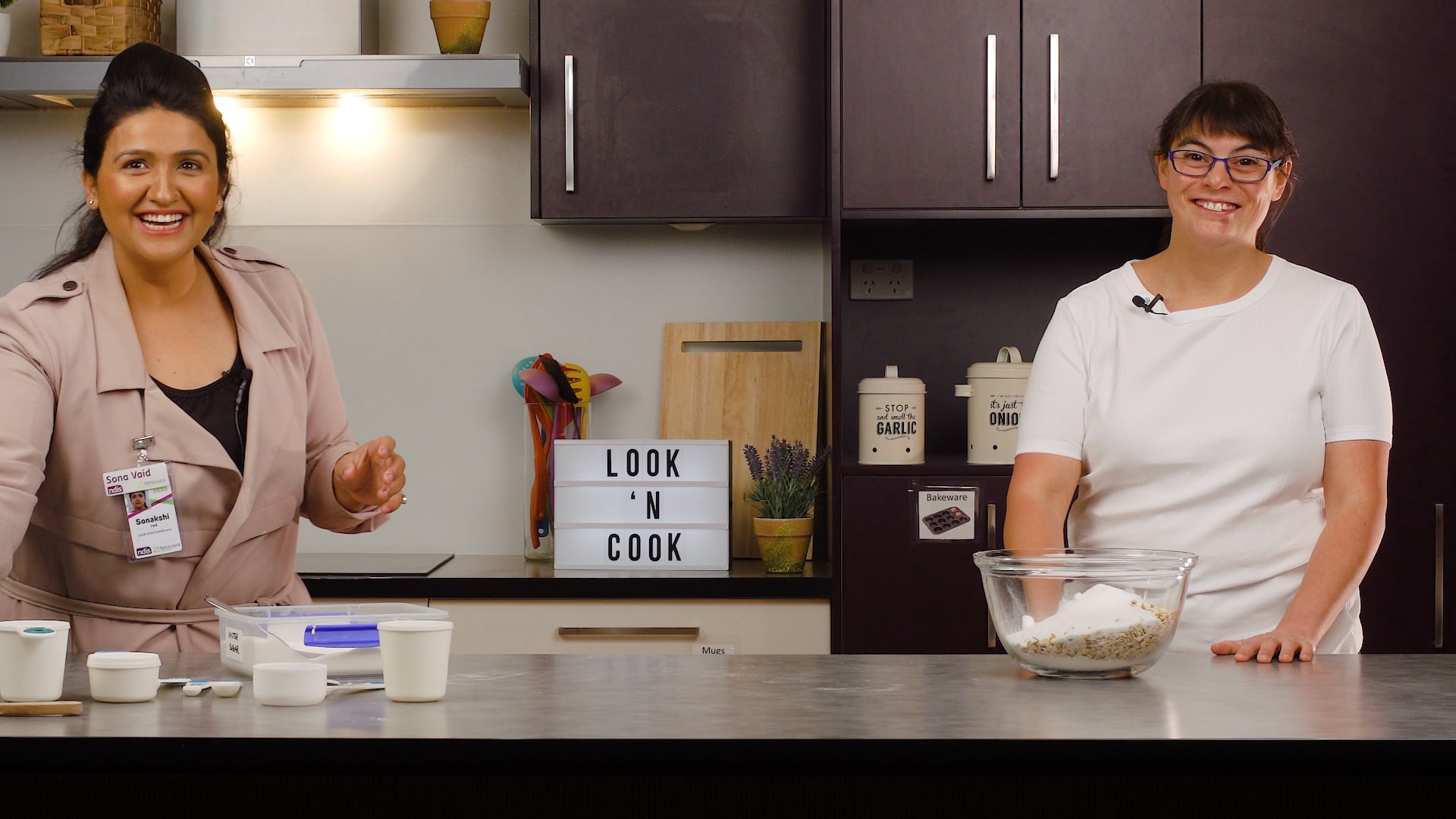 Look 'n Cook : How to Bake Anzac Cookies! on Vimeo