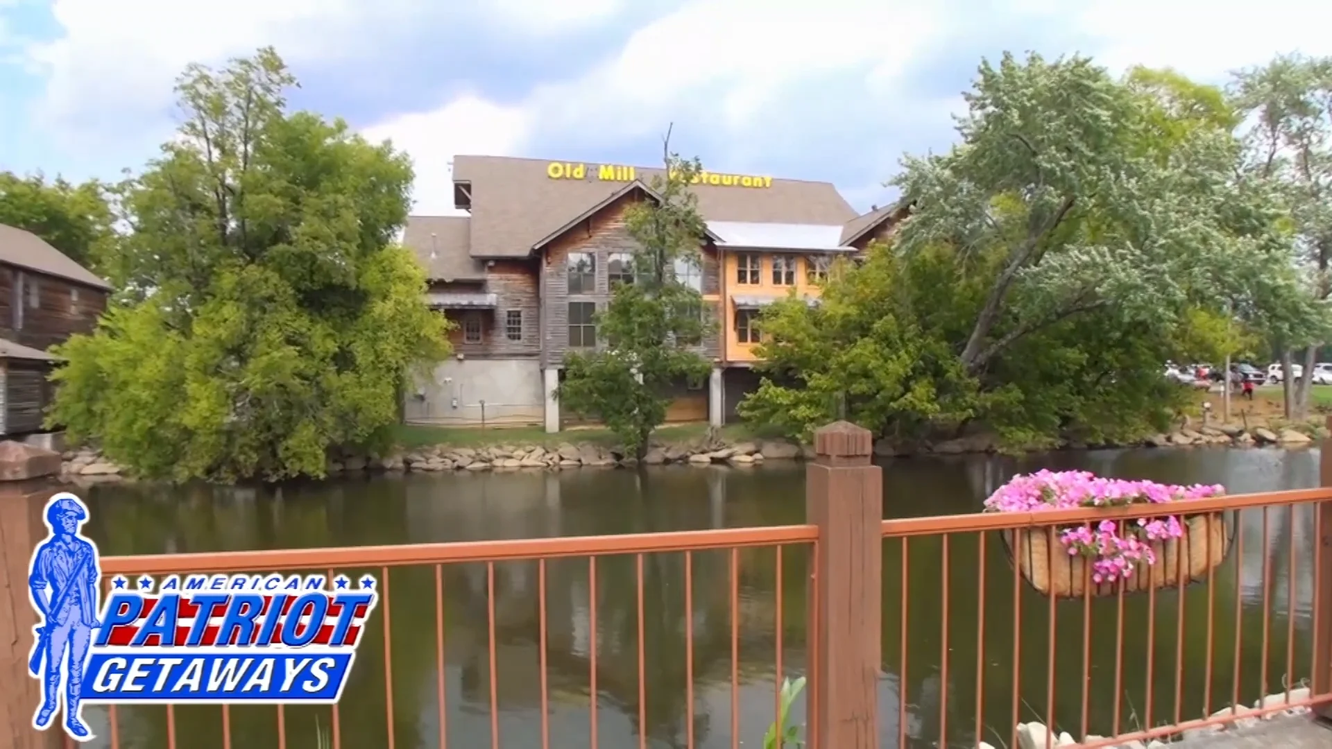 Gar Bears Hideaway on Vimeo