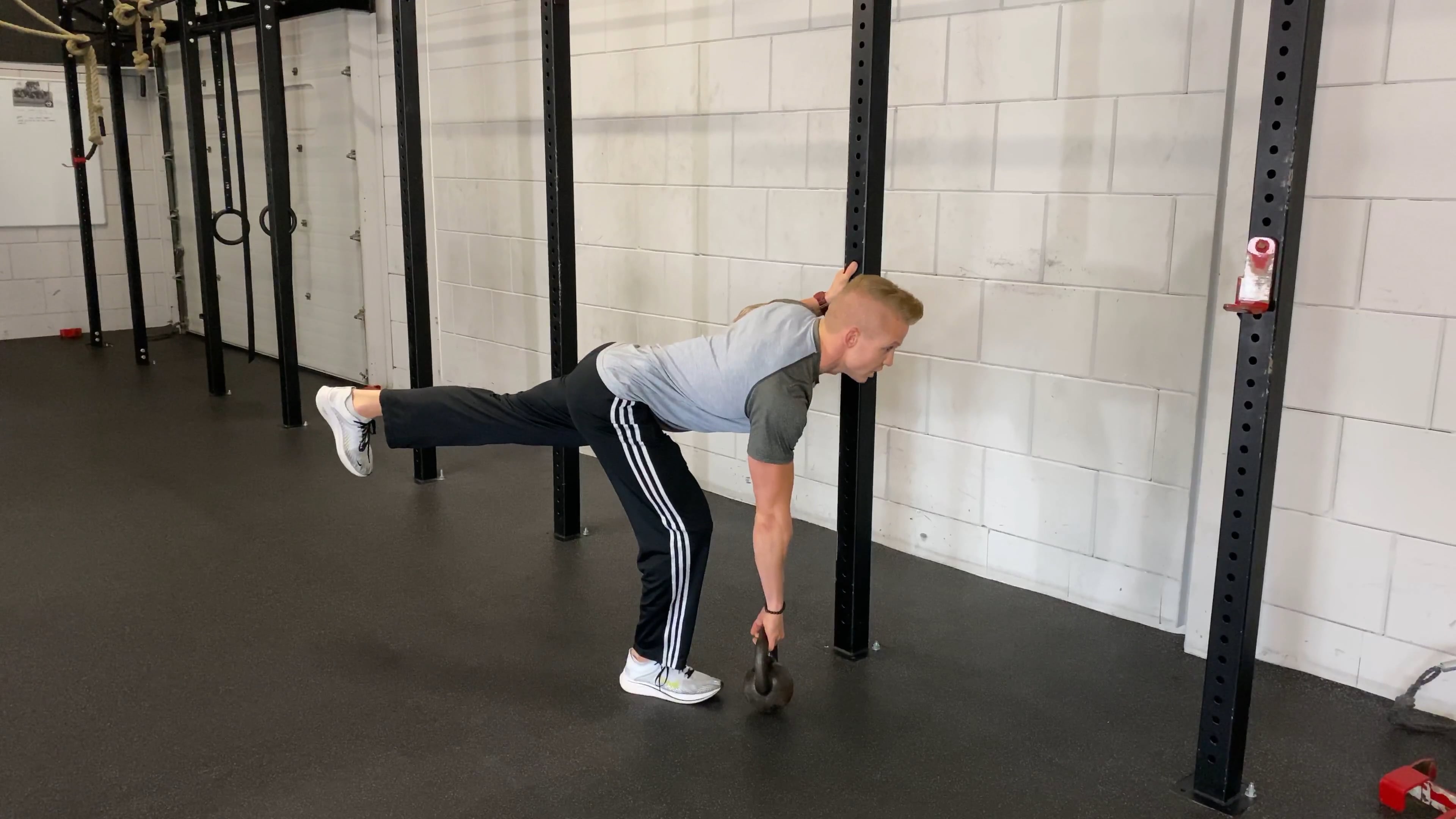 Single leg deadlift + Single leg assisted deadlift on Vimeo