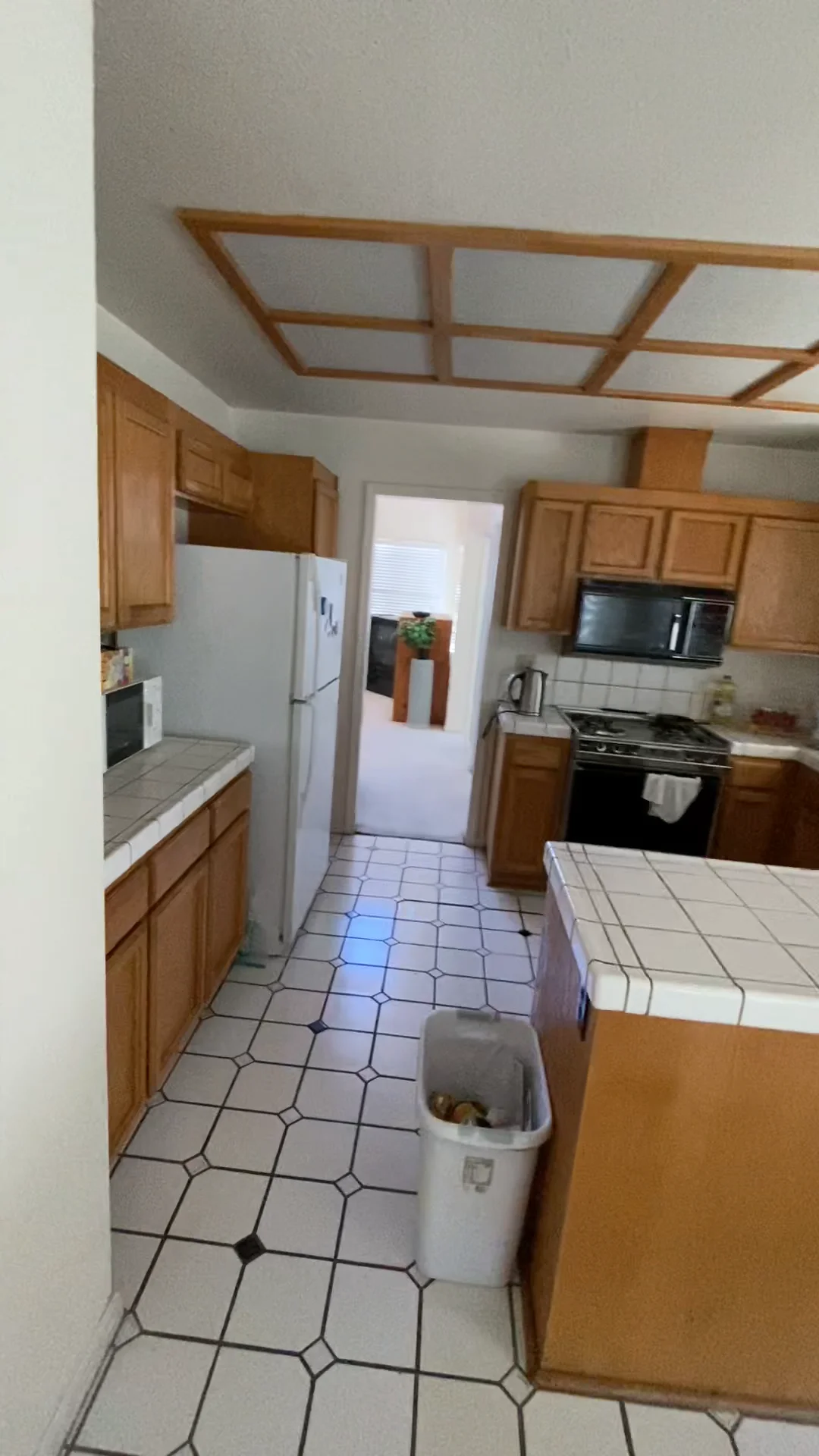 Kitchen and dinning room on Vimeo