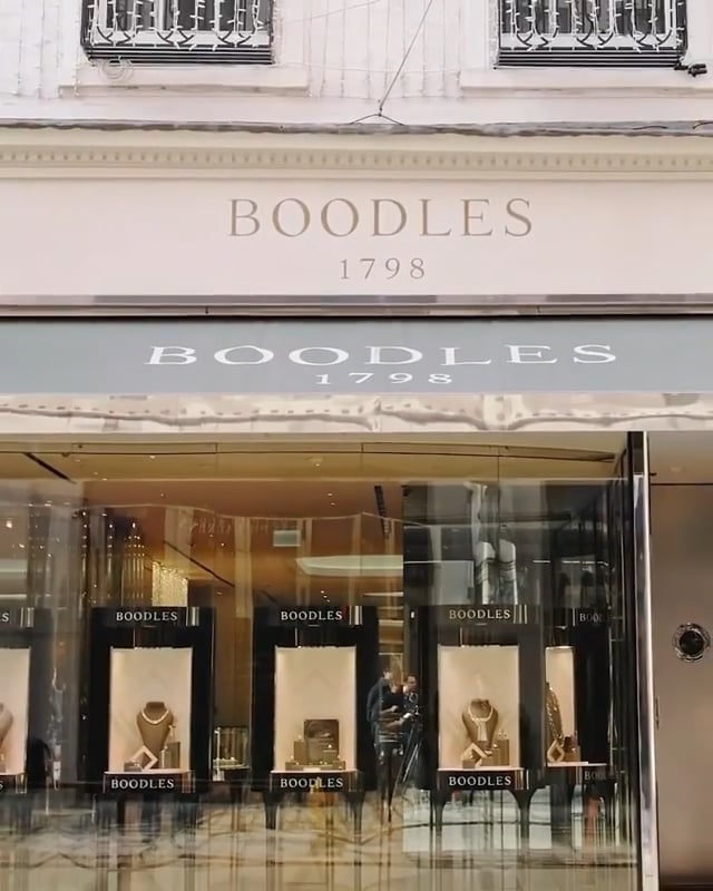 Boodles store walkthrough at New Bond Street, London on Vimeo