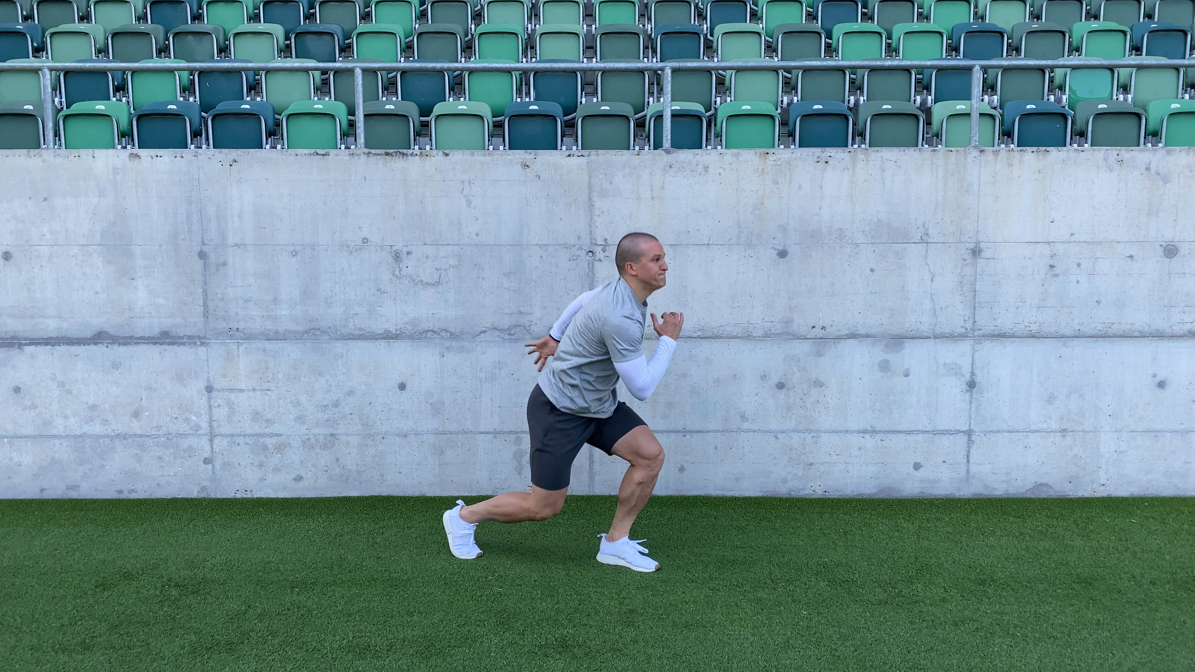 PLYOMETRIC Split Squat Cycle Jump on Vimeo