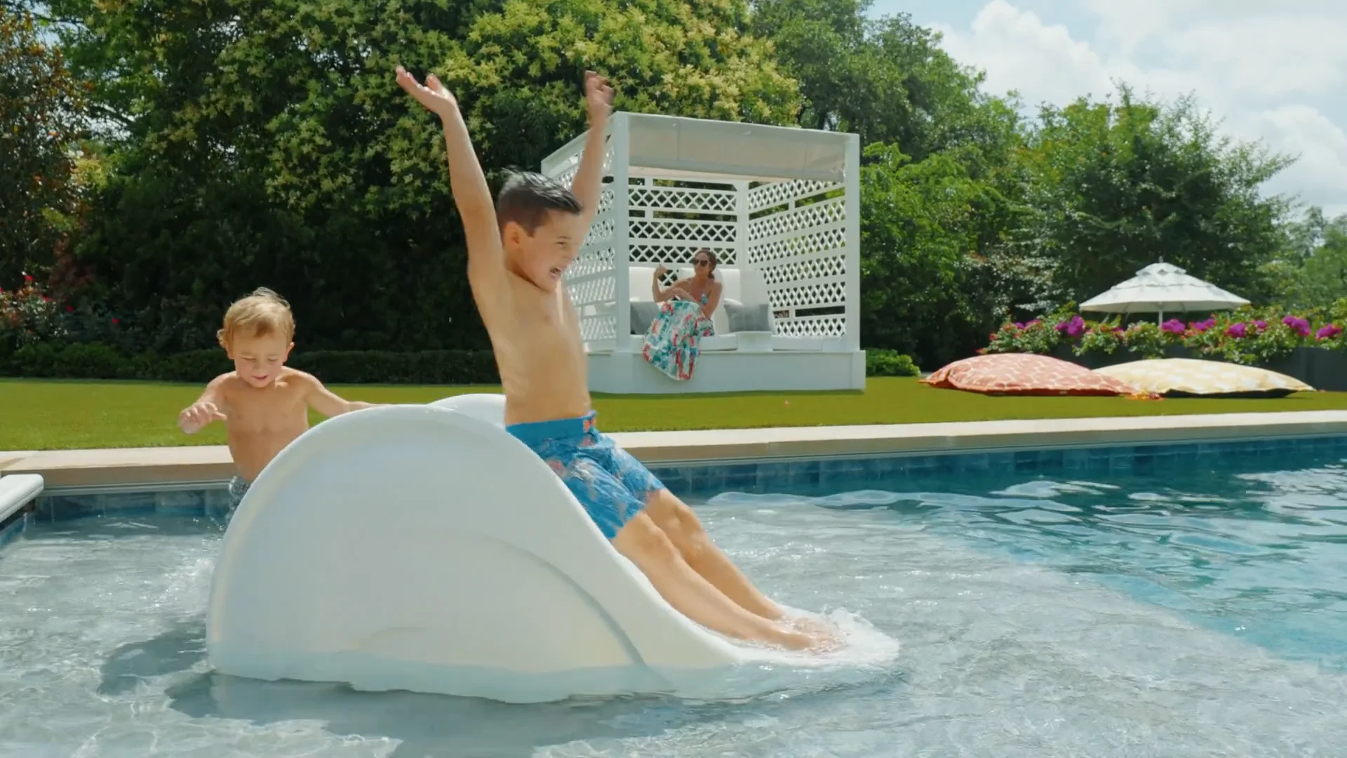 Ledge lounger slide store