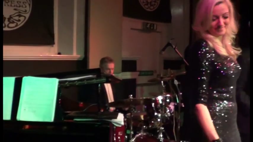 Debbie Scamp live at The Pizza Express Music rooms on Vimeo