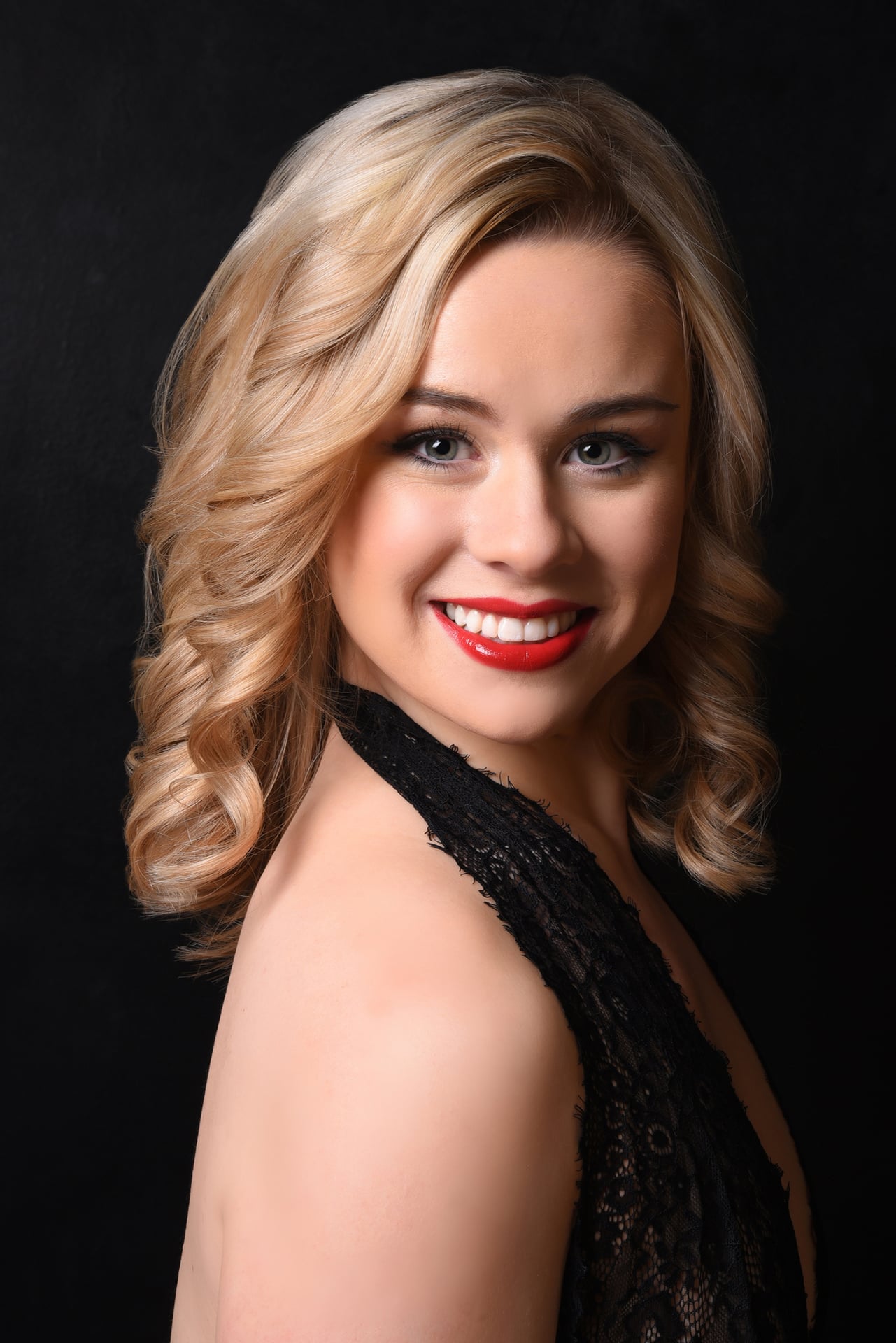 Dance Showreel - Saoirse Delaney on Vimeo