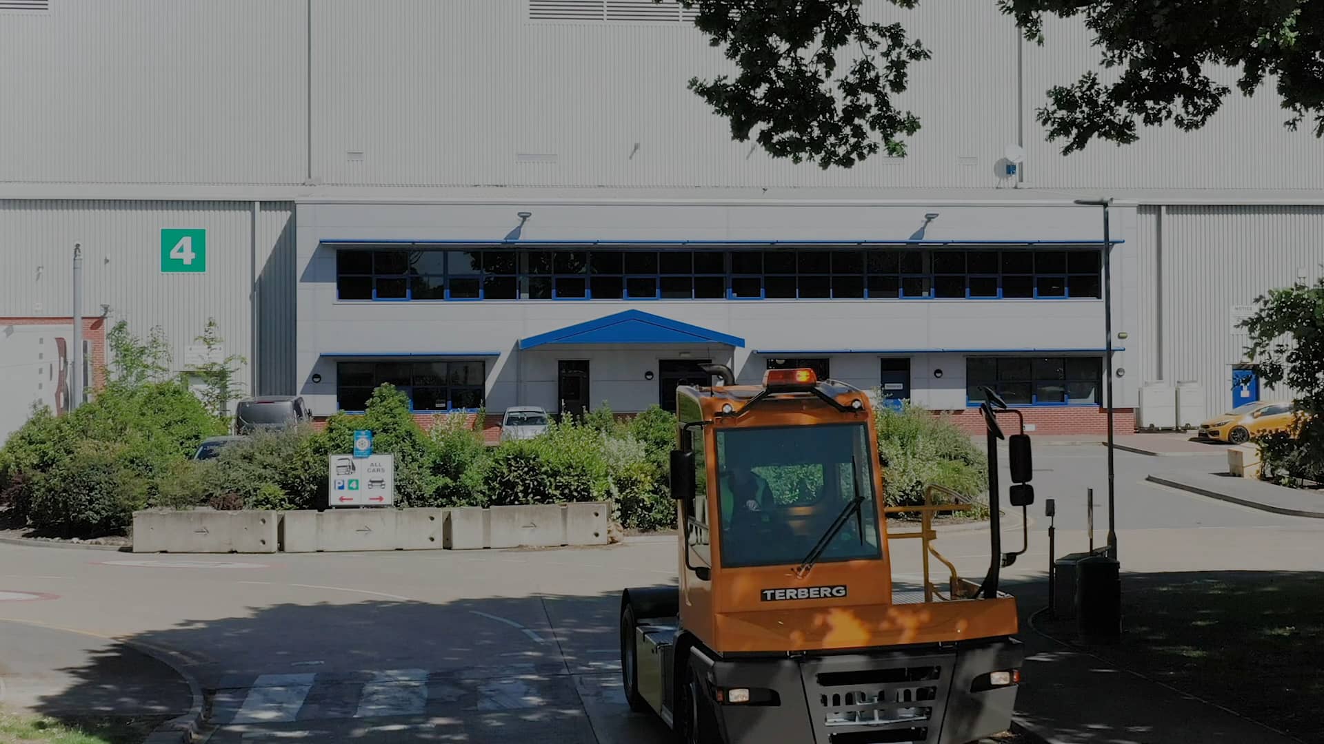 Terberg YT193 / YT223 Tractors Fantastic Drone Footage on Vimeo