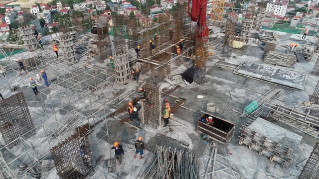 Construction Worker Videos: Download 43+ Free 4K & HD Stock Footage ...