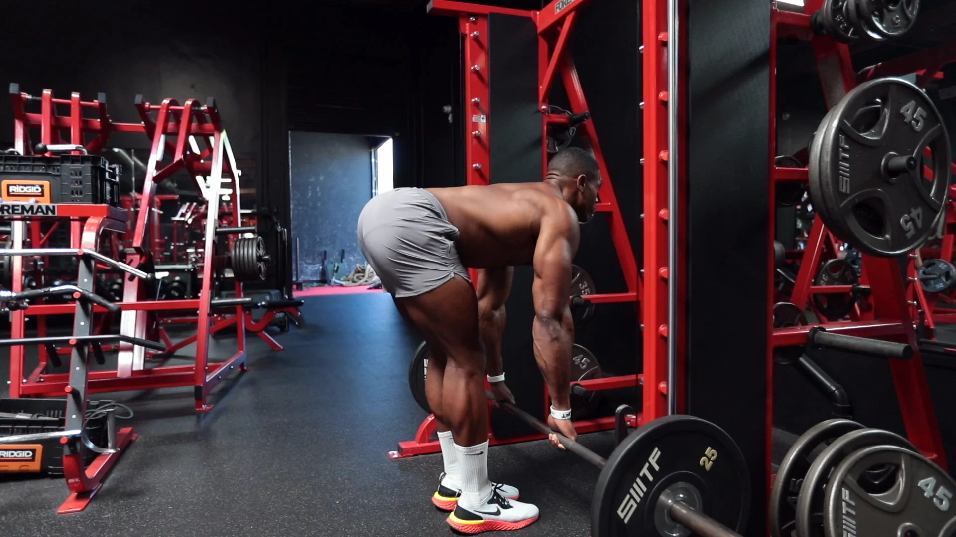 Smith Machine Stiff Deadlifts on Vimeo