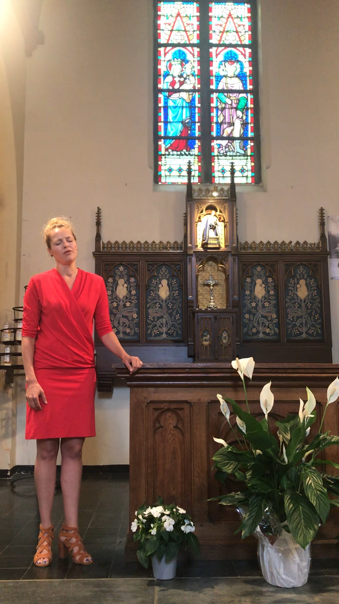 Ave Maria (Gounod) door sopraan Hanne Roos in de kapel van O.L.V. van ...