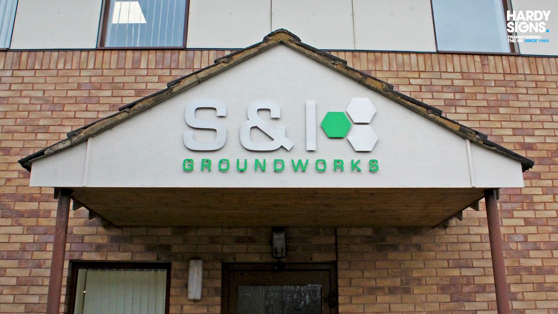 S&I Groundworks - External Signage | Hardy Signs Ltd on Vimeo