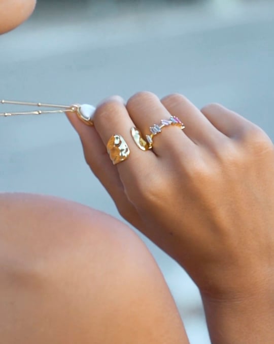 Anillo Forze Gold on Vimeo