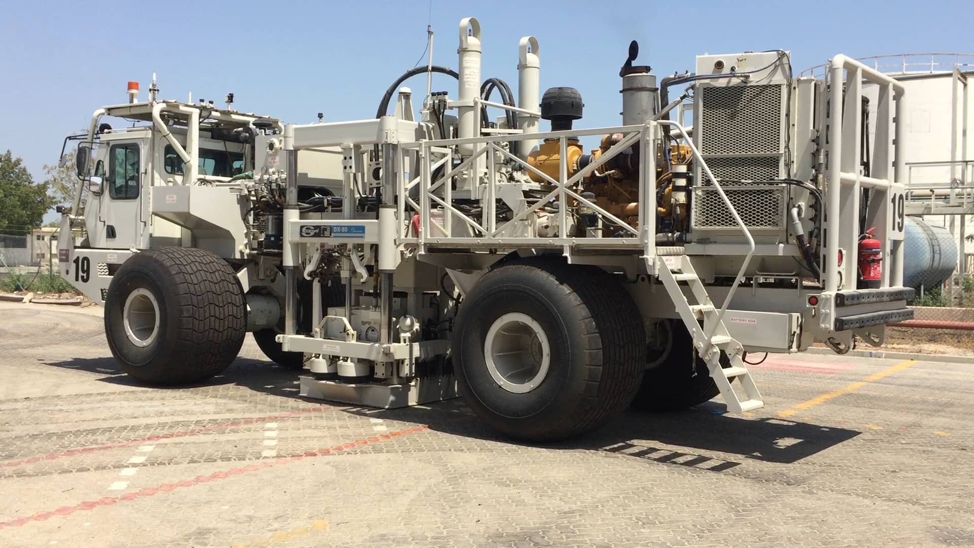 2009 Sercel DX-80 SEISMIC SURVEY VIBRATOR BUGGY on Vimeo