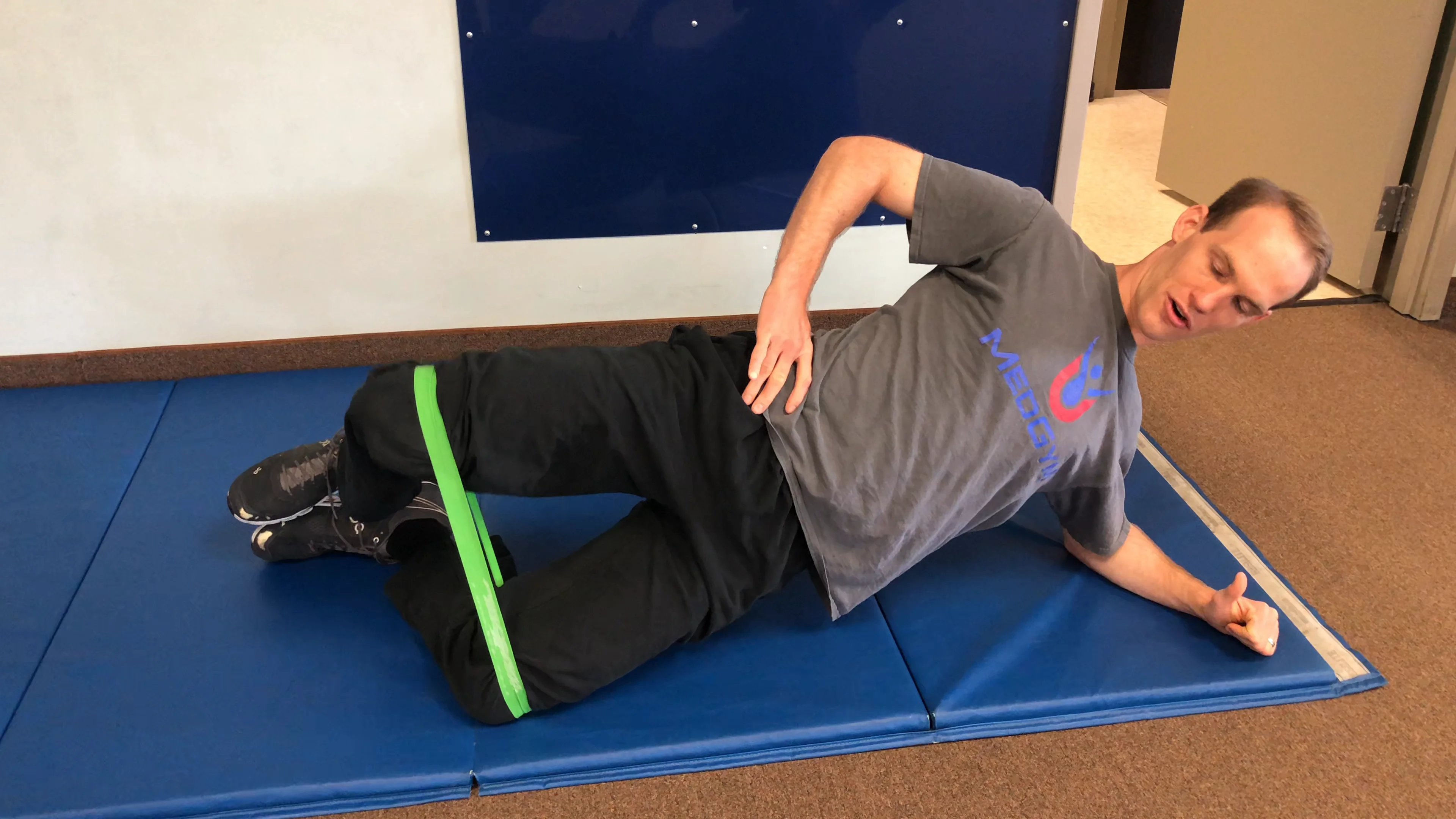Side Plank with Top Leg Clam