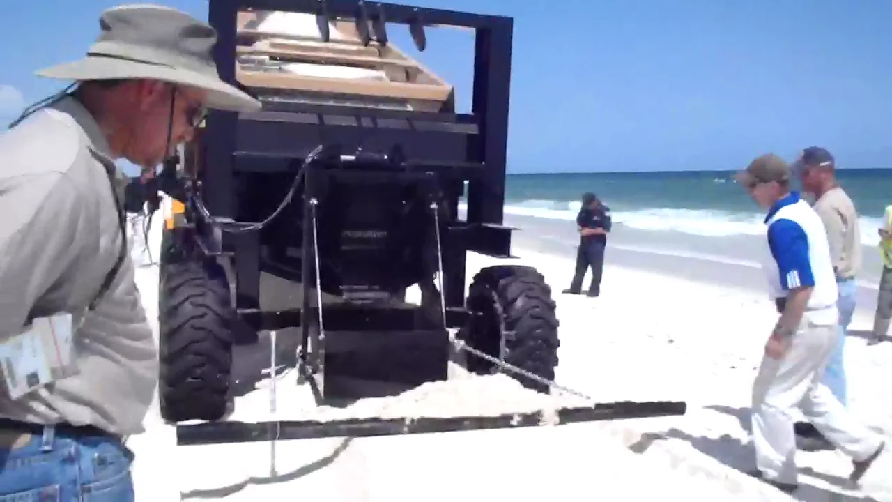 Beach Grader on Vimeo