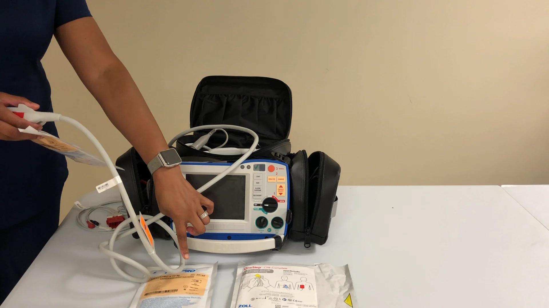 ConMed PadPro pads with Zoll R Series (ALS and PLUS) on Vimeo