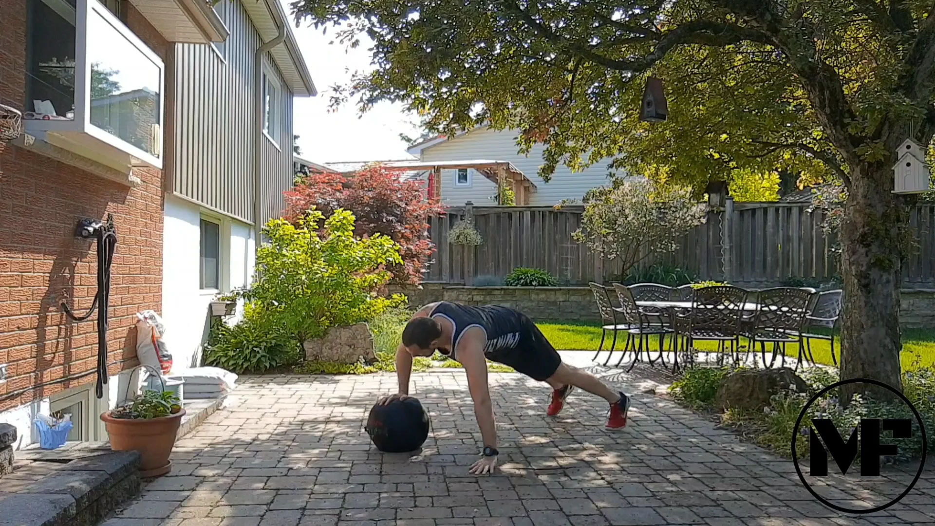 MB Offset Push-up on Vimeo