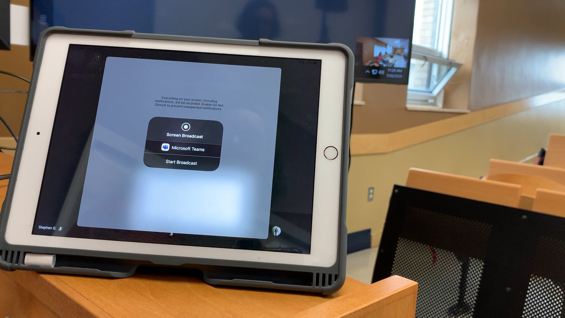 Using a Tablet as a Whiteboard in the Classrooms with Teams on Vimeo