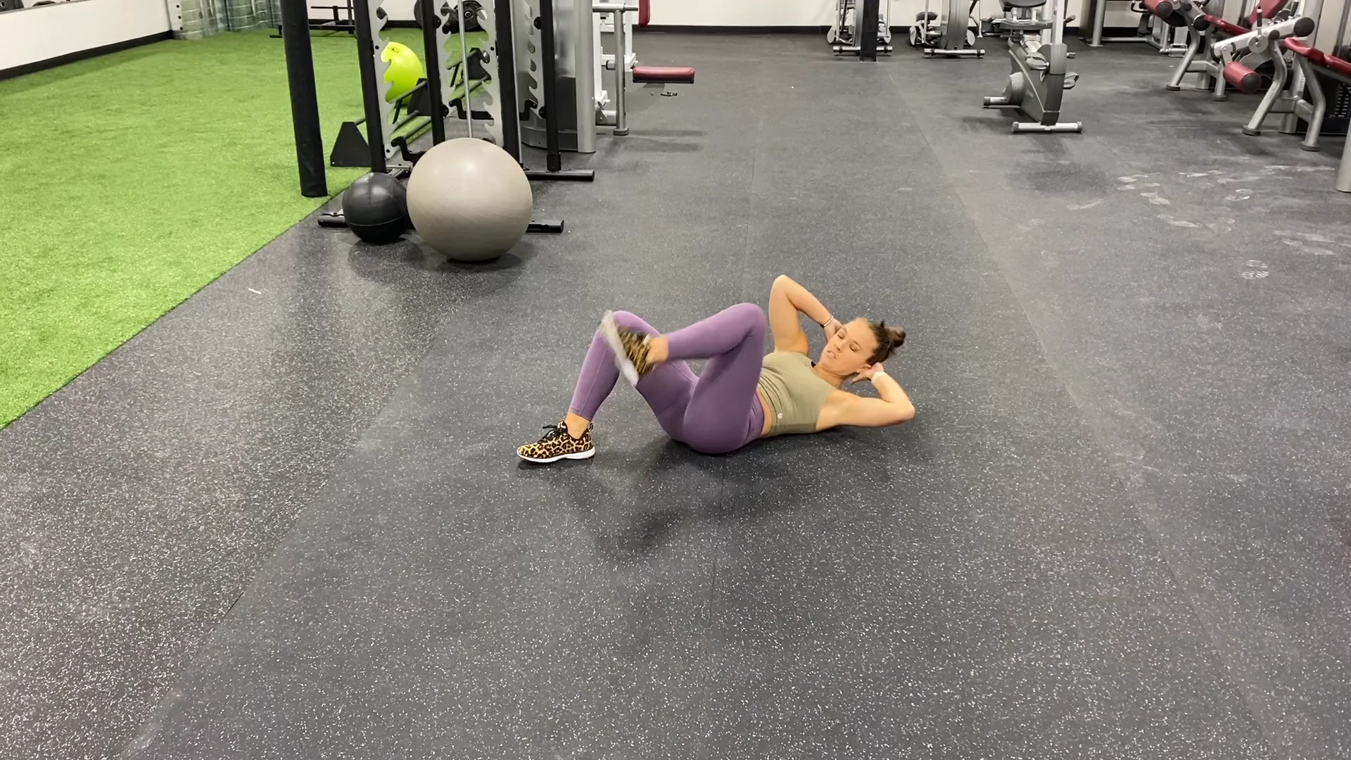 Oblique knee crunch, leg lift crunch, regular crunch