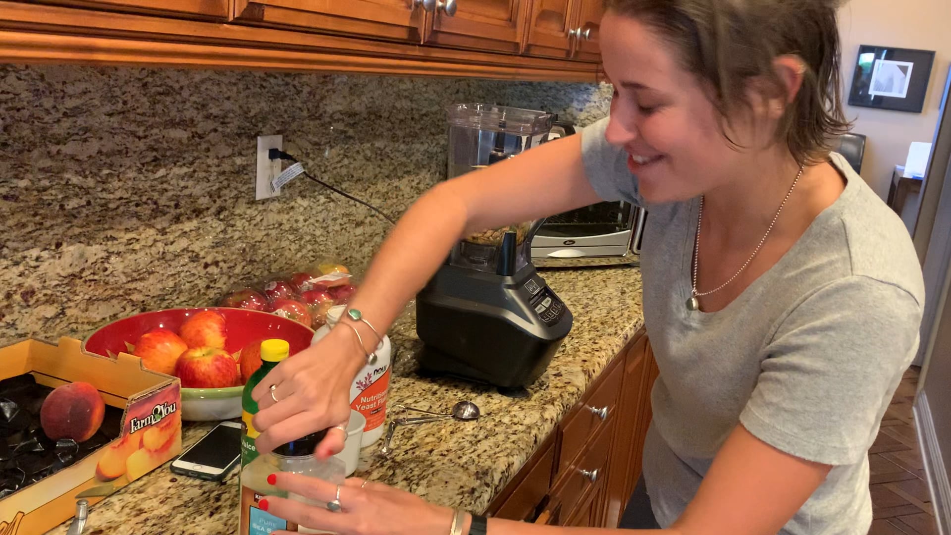 Cooking with Dilly: Vegan cashew pesto on Vimeo