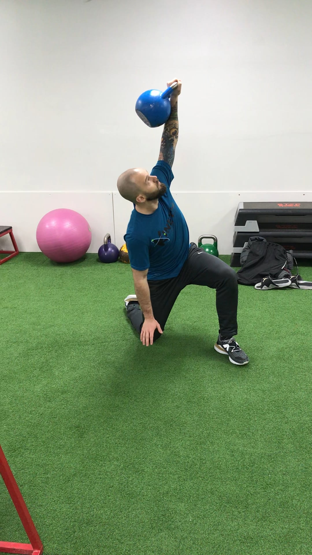 Core:Shoulder - KB Windmill Half kneeling on Vimeo