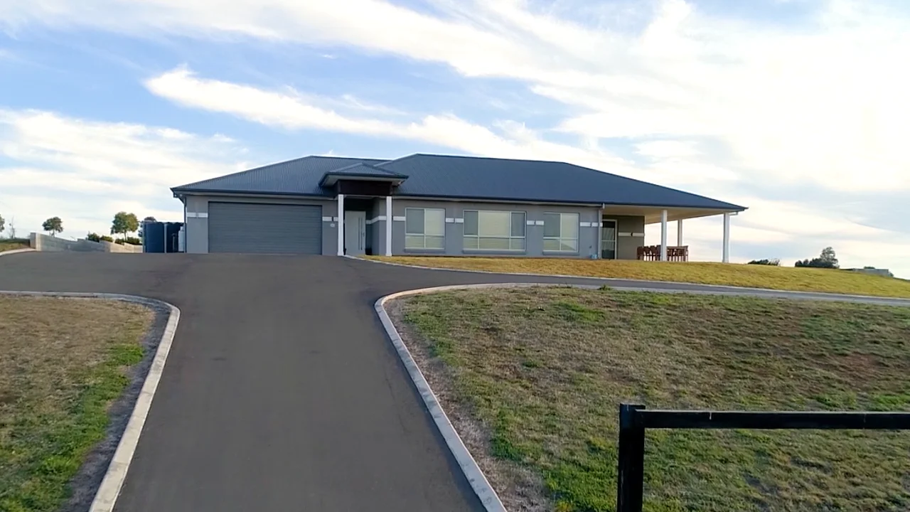 41 Falcon Drive